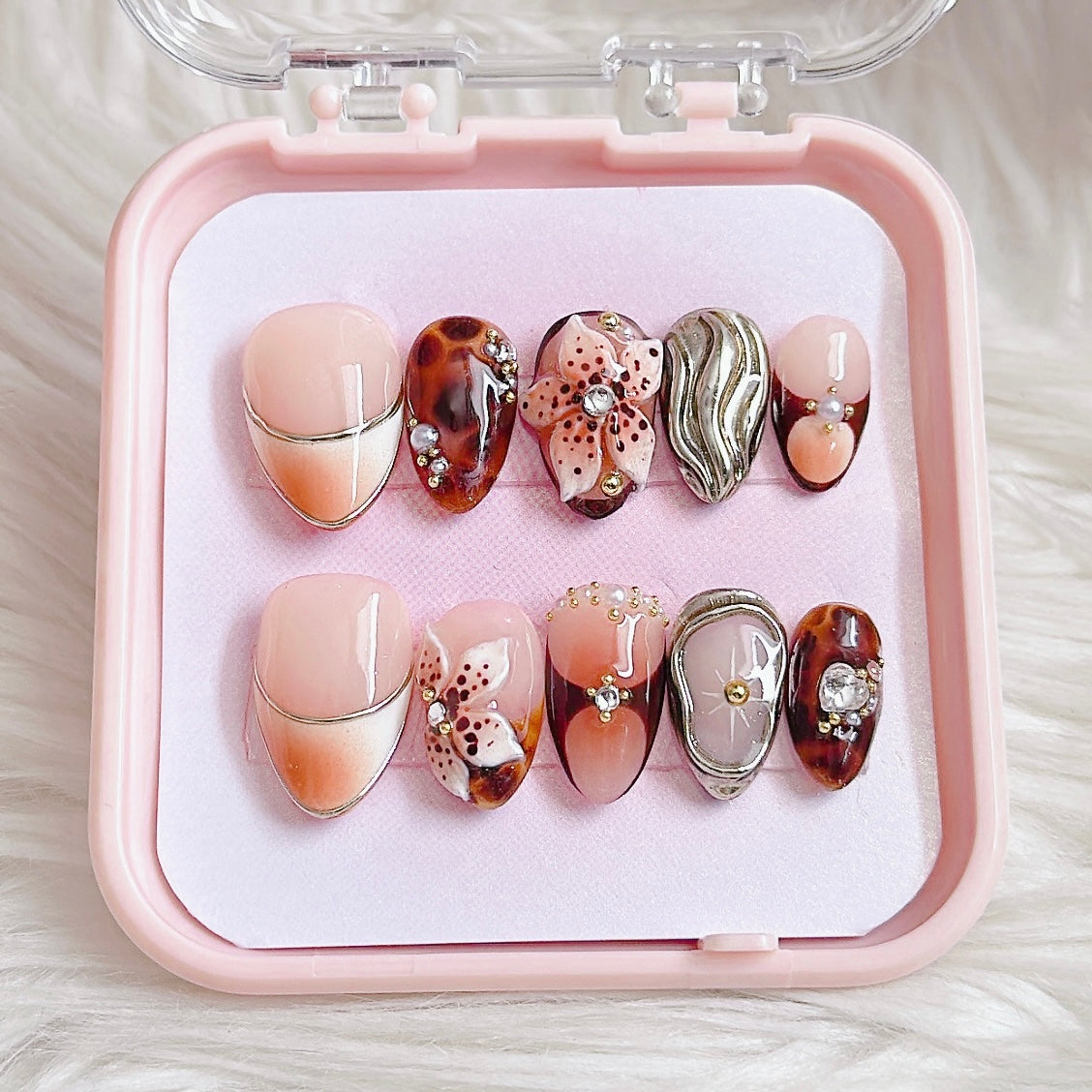 Warm Chestnut – Lune Studios Official